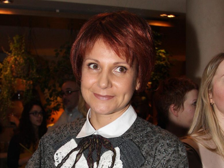 «Наша Моника Белуччи!»: как звезда «Сватов» Людмила Артемьева выглядела ...